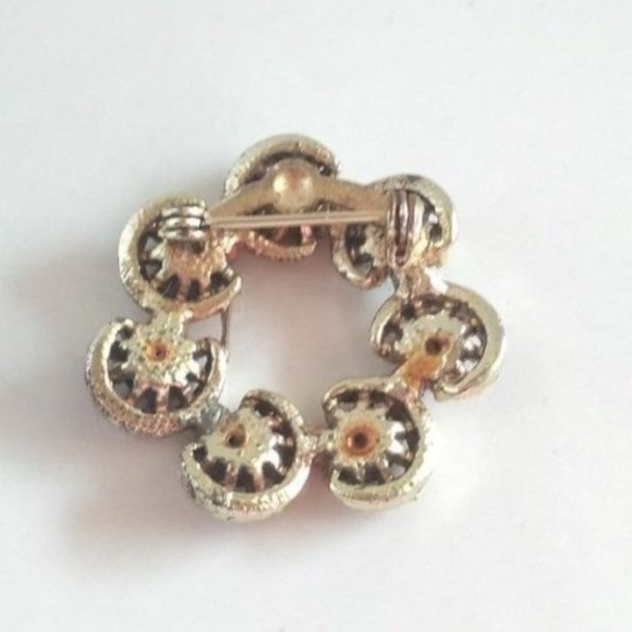 Jewelry | Vintage Green Rhinestone Circle Brooch Pin Vintage | Poshmark
